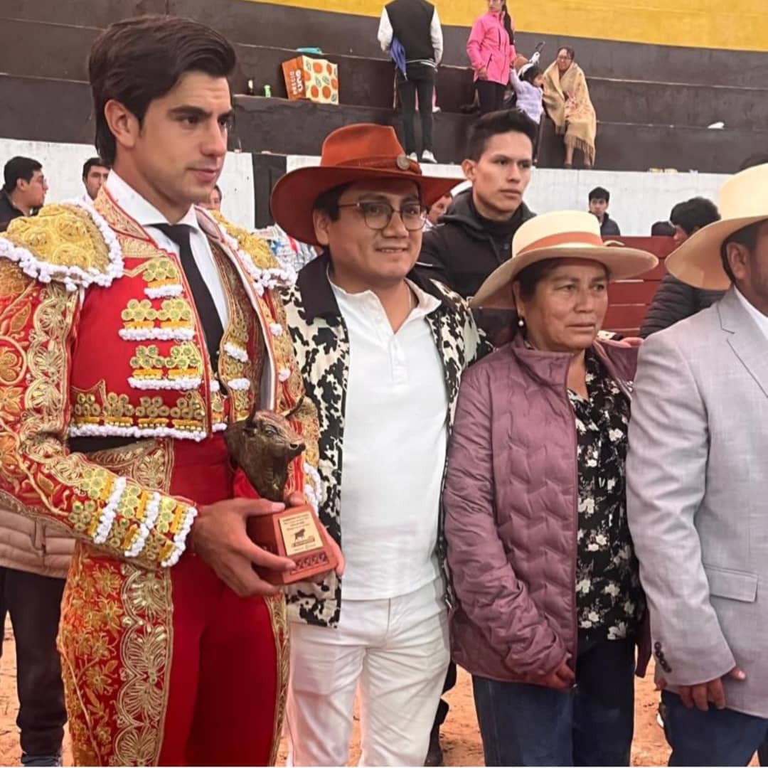 JESÚS ENRIQUE COLOMBO EL GRAN TRIUNFADOR EN JESÚS DE CAJAMARCA ...